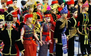 Magunatip, the Bamboo Dance of Murut Warriors - MySabah.com