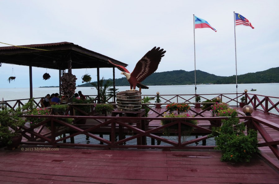 Nom Nom Sabah Food at Sim-Sim Water Village - MySabah.com