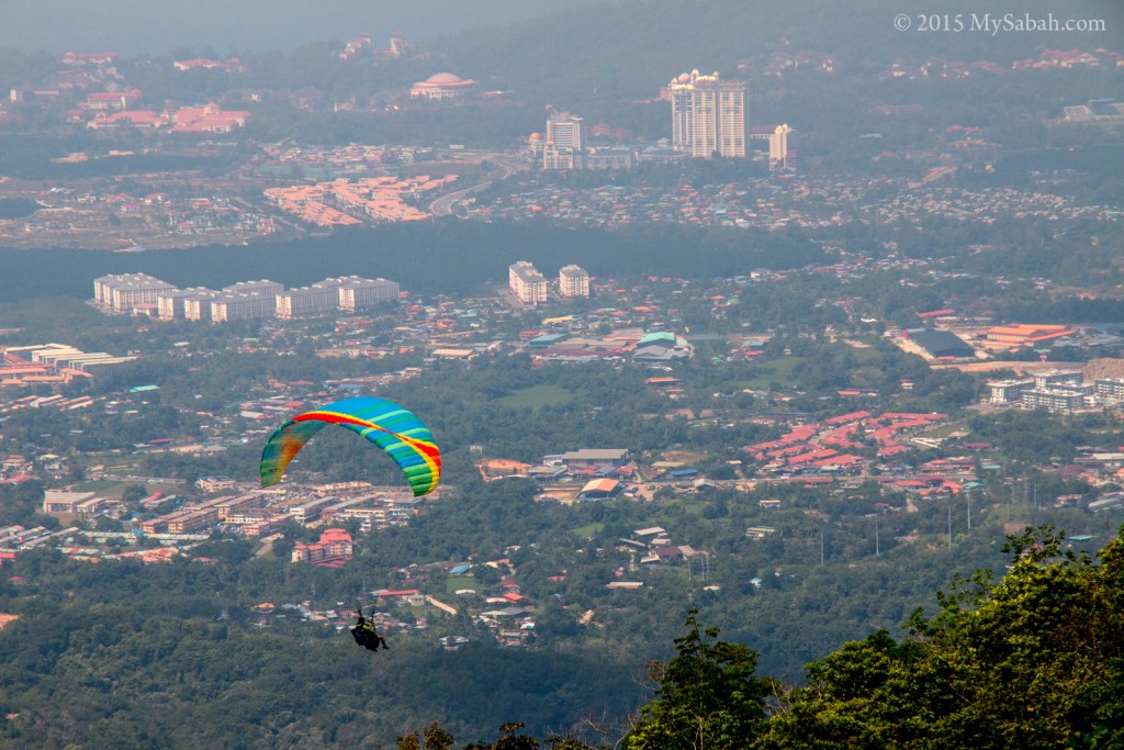 Paragliding at Kokol Hill (Kota Kinabalu City) - MySabah.com