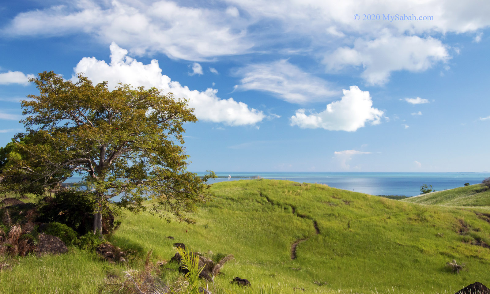 10 Breathtaking Hills and Mountains of Sabah [Bonus: List of 140+ Hills ...