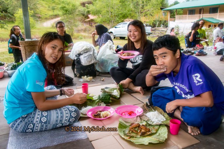 Linopot, the Traditional Leaf-wrapped Rice of Sabah - MySabah.com