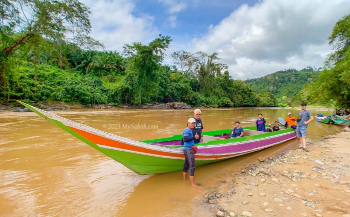 Fun Boat Ride in the Heart of Borneo (Sabah and Kalimantan) - MySabah.com